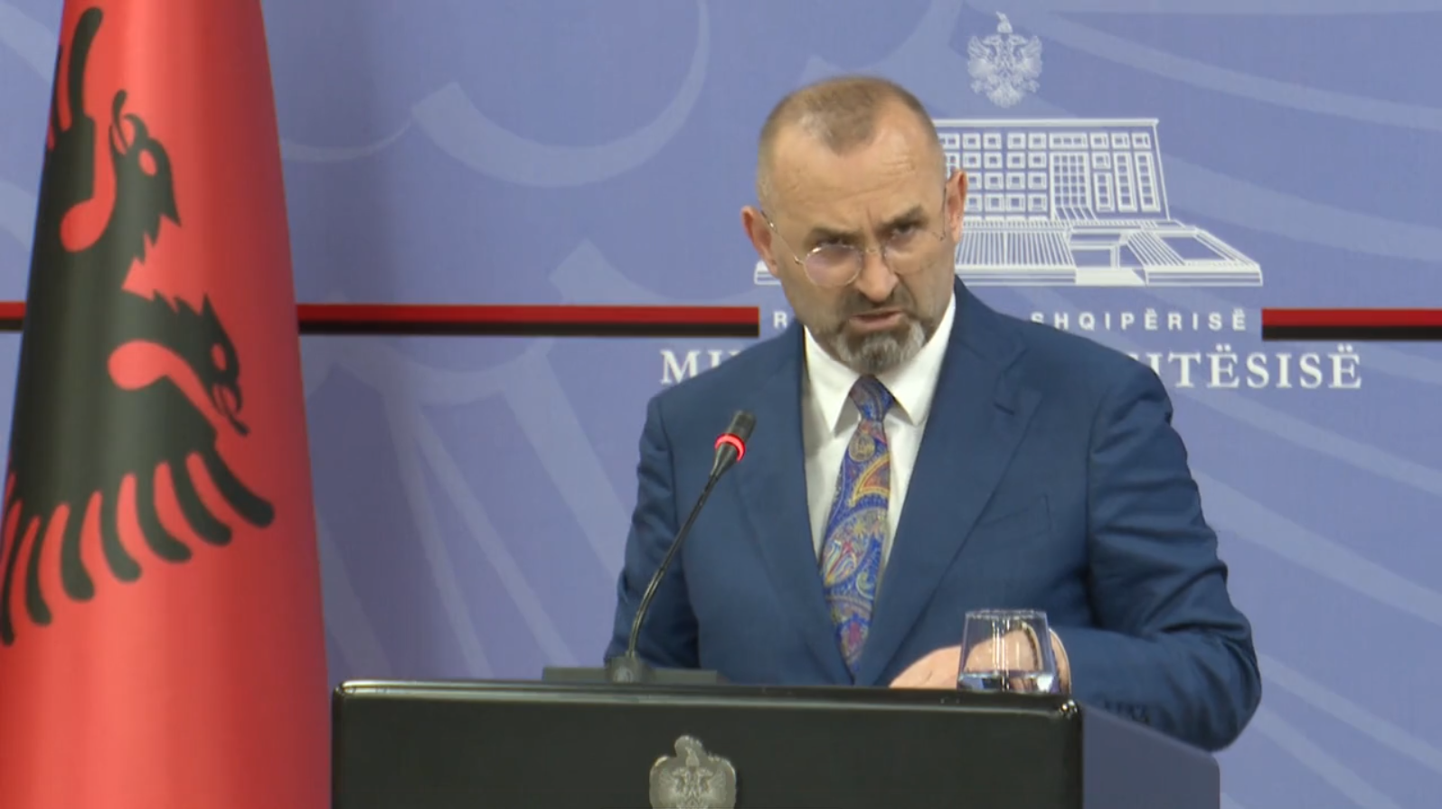 Ulsi Manja: Penali po bëhet gati, duhet Kod i ri Civil