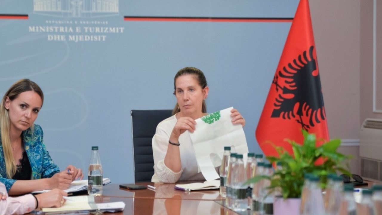 Qeset plastike, Kumbaro: Nga 1 korriku, fillojnë kontrollet dhe gjobat