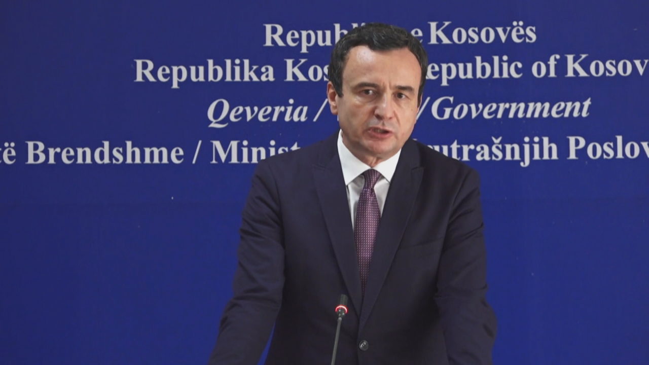 S’mund të qeverisë me telefon! Kurti “braktis” sërish gazetarët