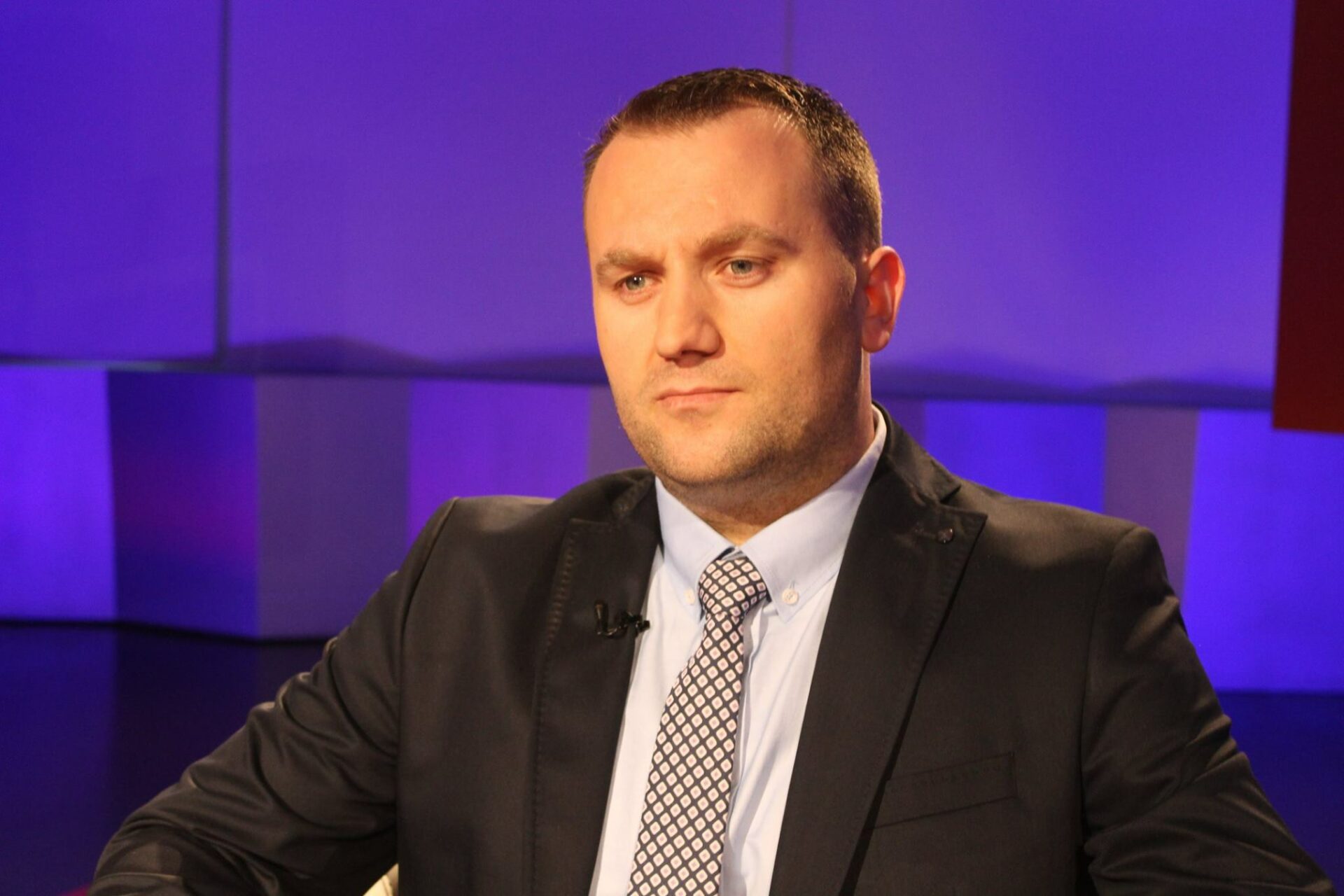 Flamur Vezaj: Prokurori Behar Dibra, i dyshuar për nxjerrje të sekretit