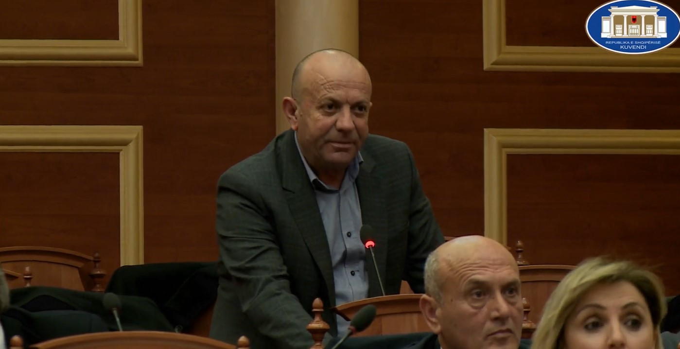 Rinis Parlamenti! Betohet deputeti i ri PDIU-së, Gëzim Ademaj