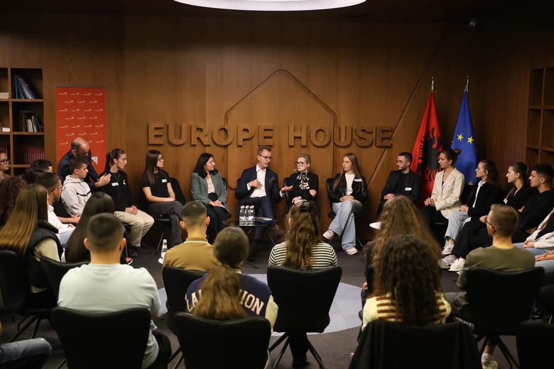 Gonzato: Tranzicioni i gjelbër i Shqipërisë, çelësi për standardet ...