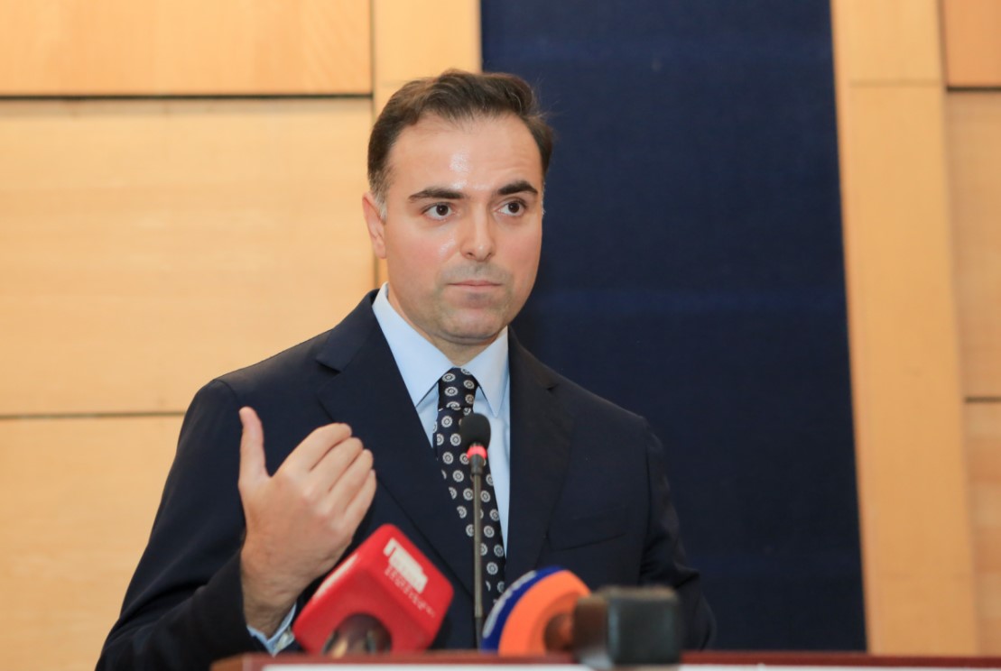 Evarist Beqiri: Lidershipi i helmatisur