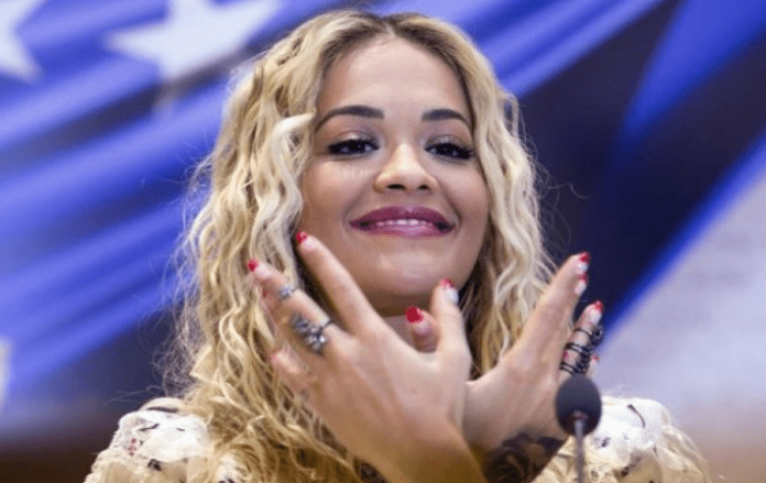 Ndeshja për Kupën e Botës/ Rita Ora: Forca Kosova dhe Shqipëria!